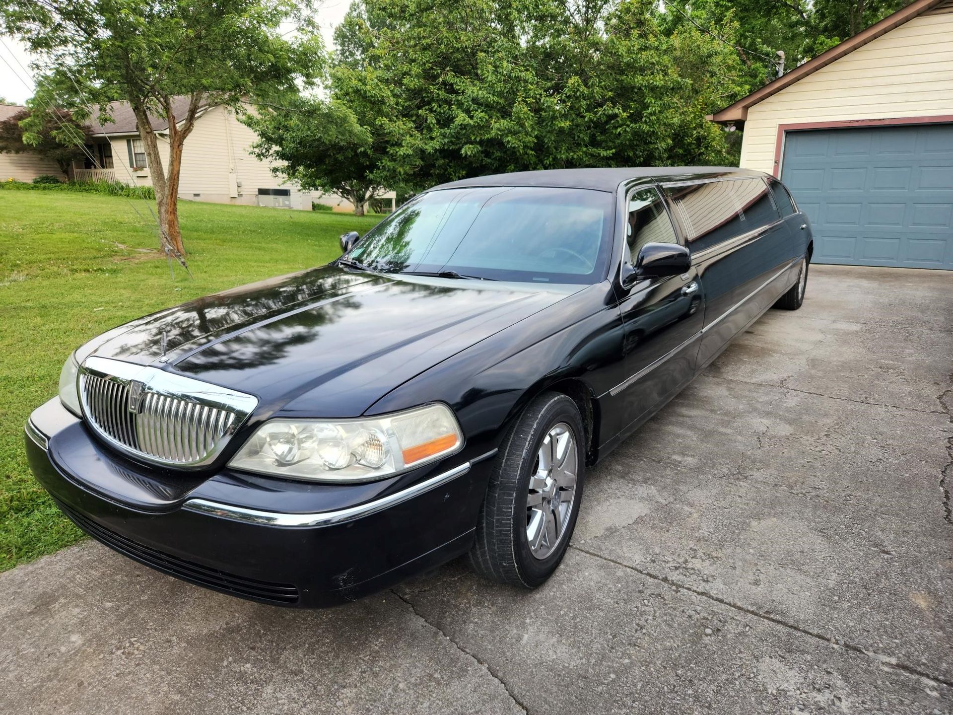 Our Fleet | Sweetheart Limousines