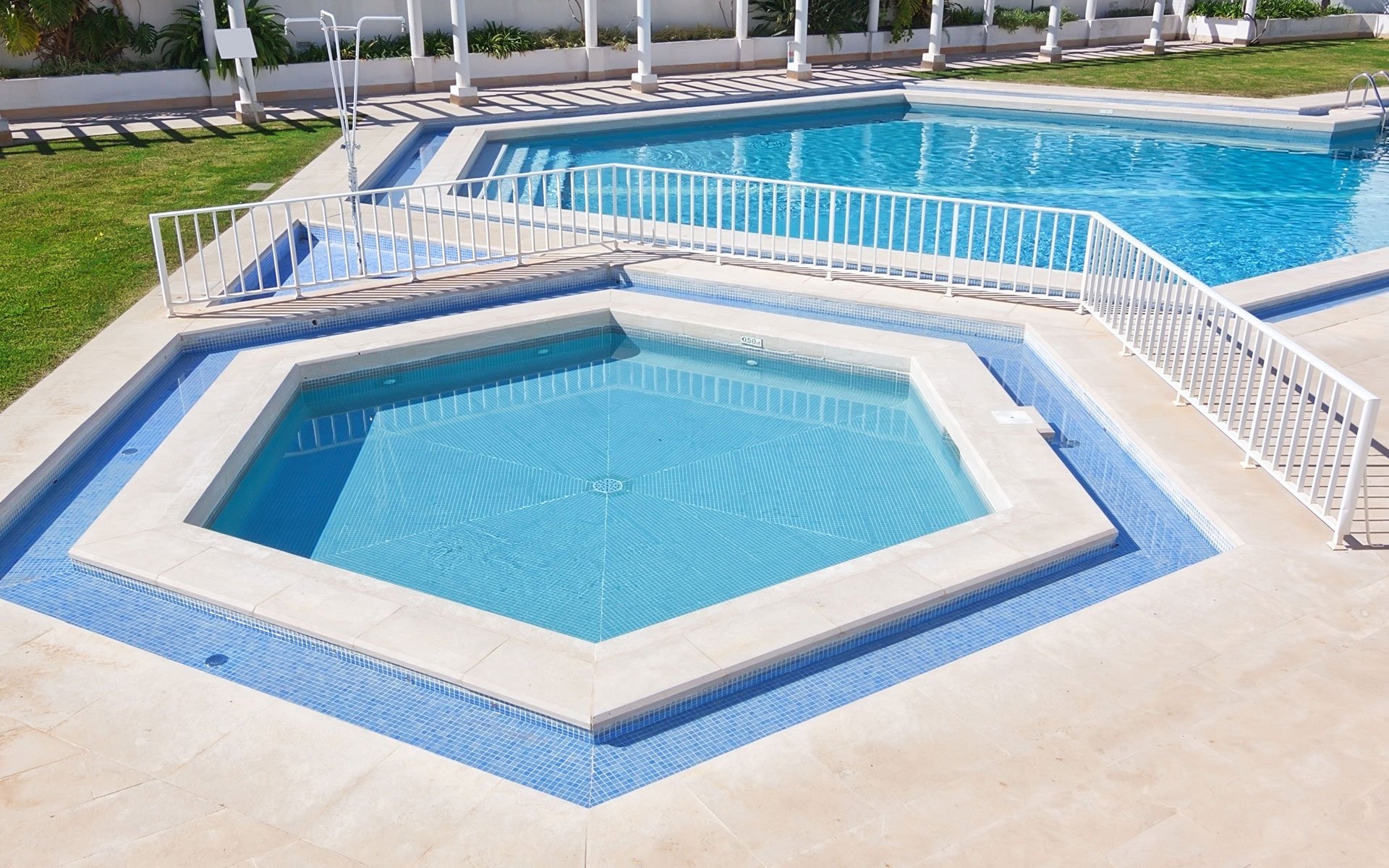 Pool Gallery | Hunt Pools & Swim