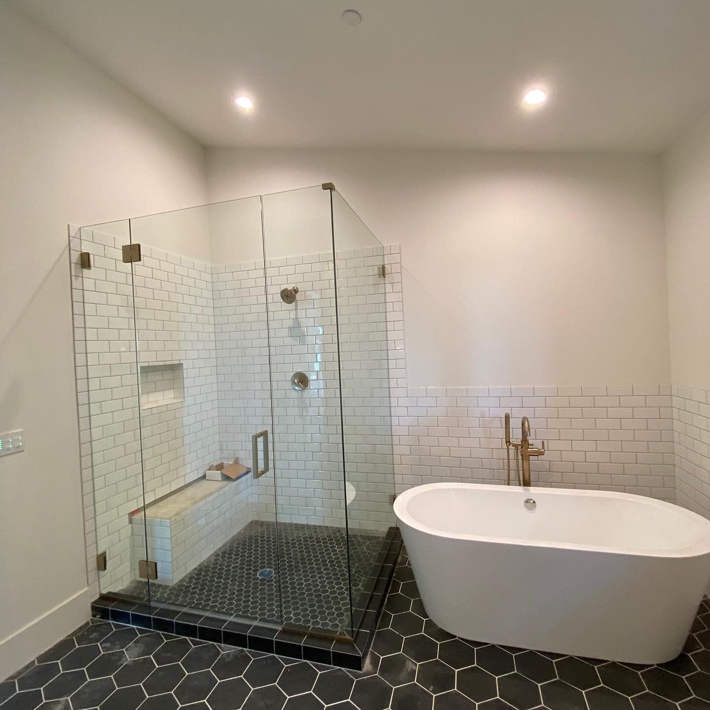 Glass Shop Near Me | PNW Glass & Mirror