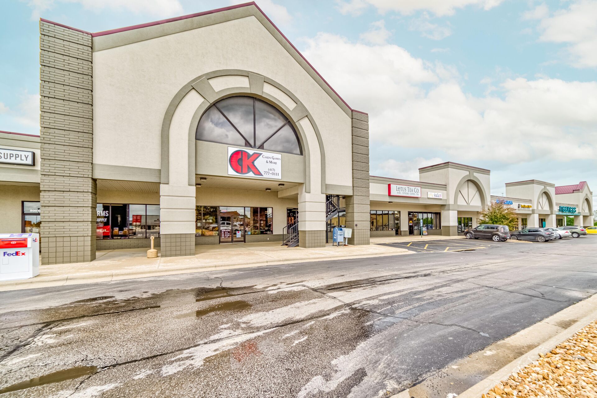 The Plaza Shopping Center Rentals | Springfield Property LLC