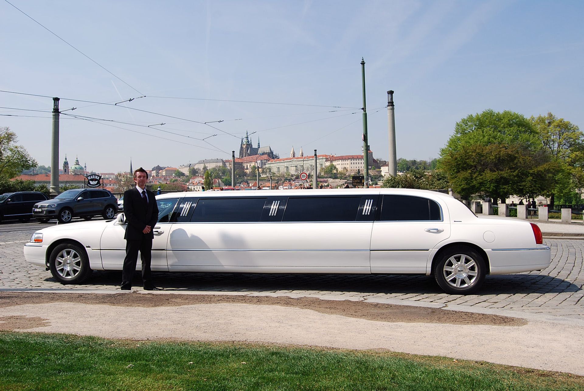Limousine Gallery | Al's Luxury Limousine Service