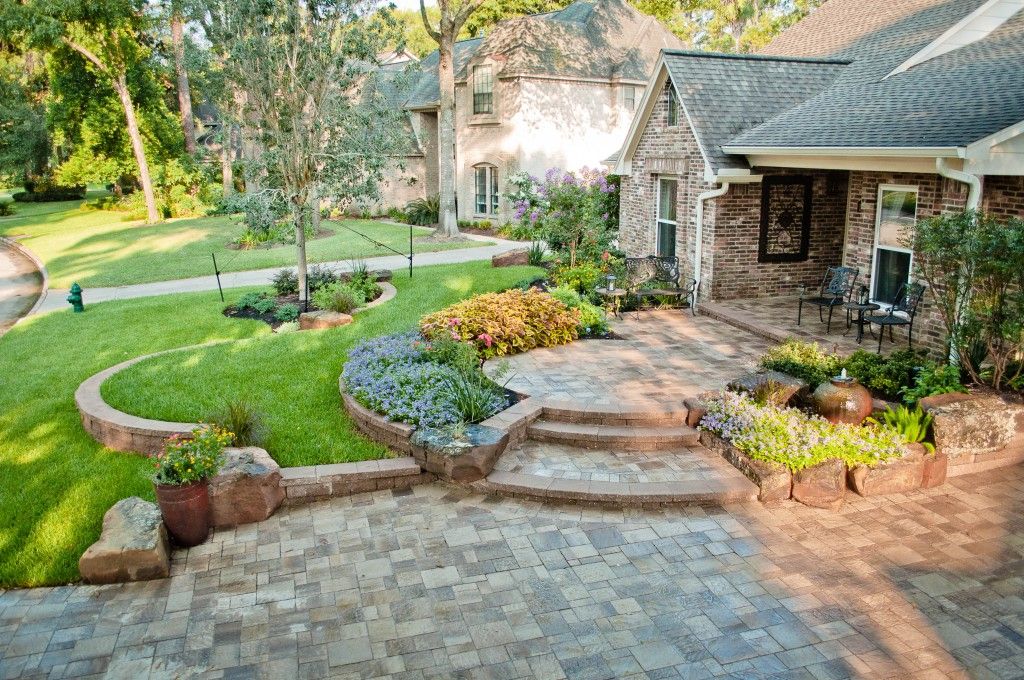 Courtyards and Hardscape Features | Greater Houston Area