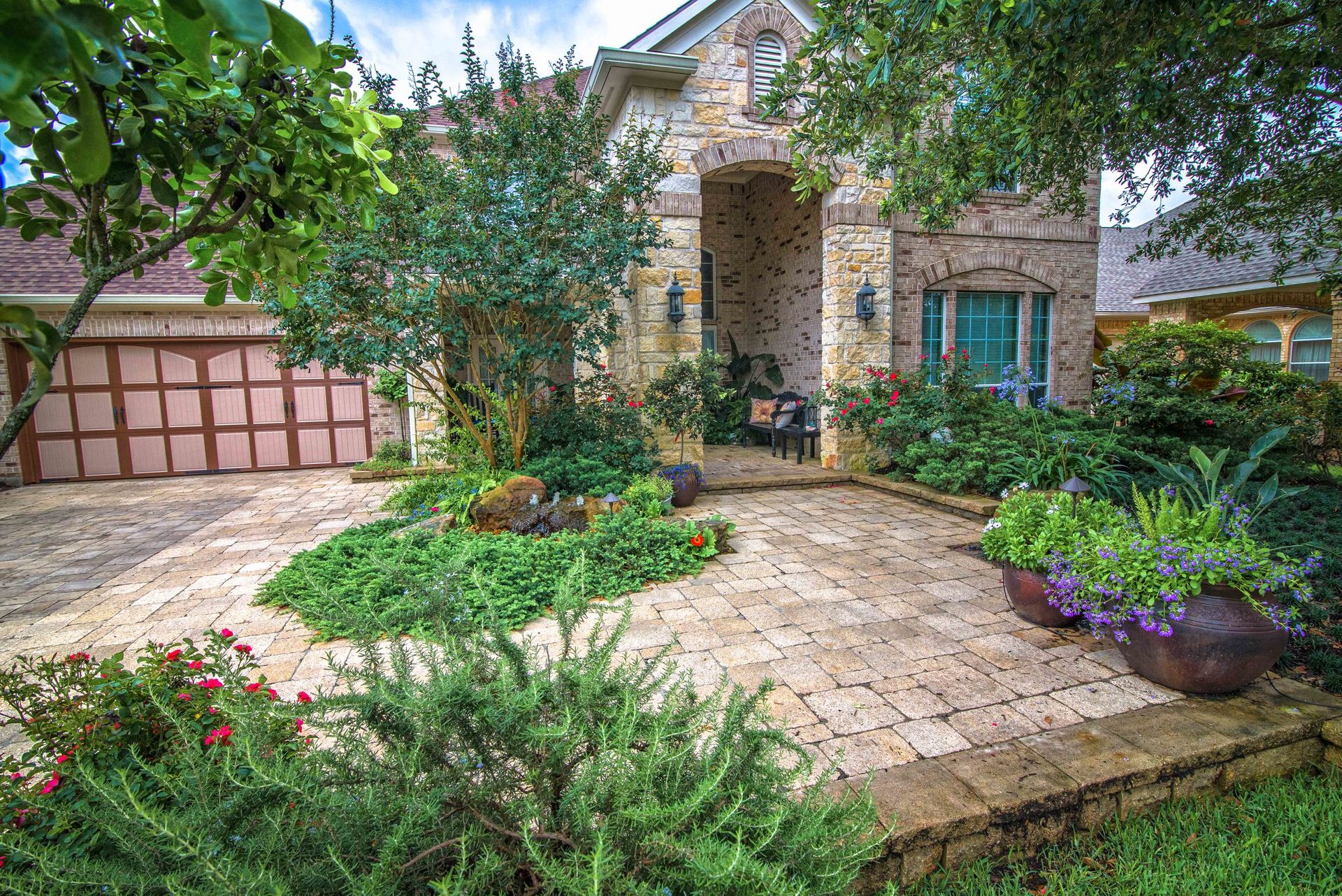 Courtyards and Hardscape Features | Greater Houston Area