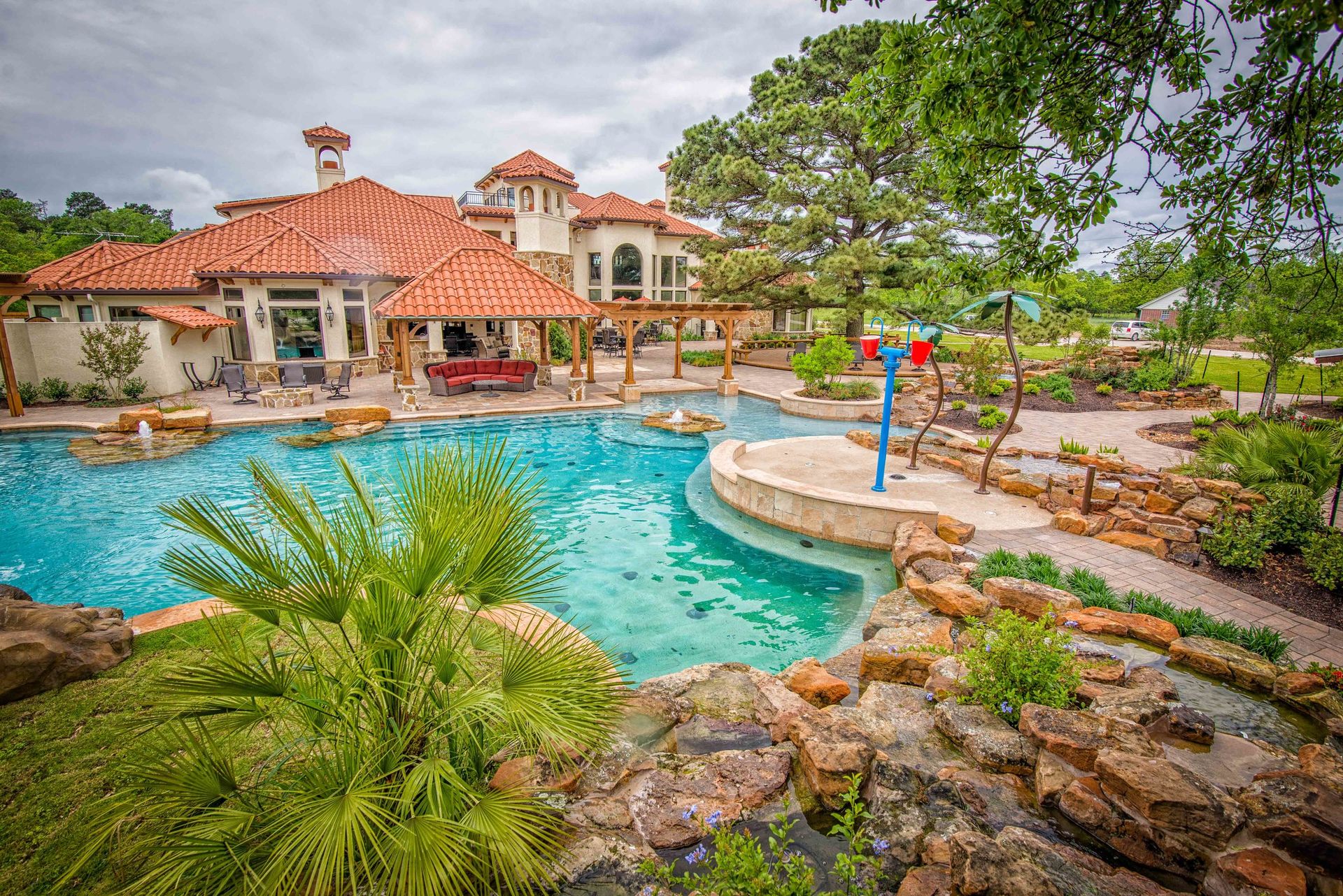 Pool Builders Spring, TX | Mirror Lake Designs