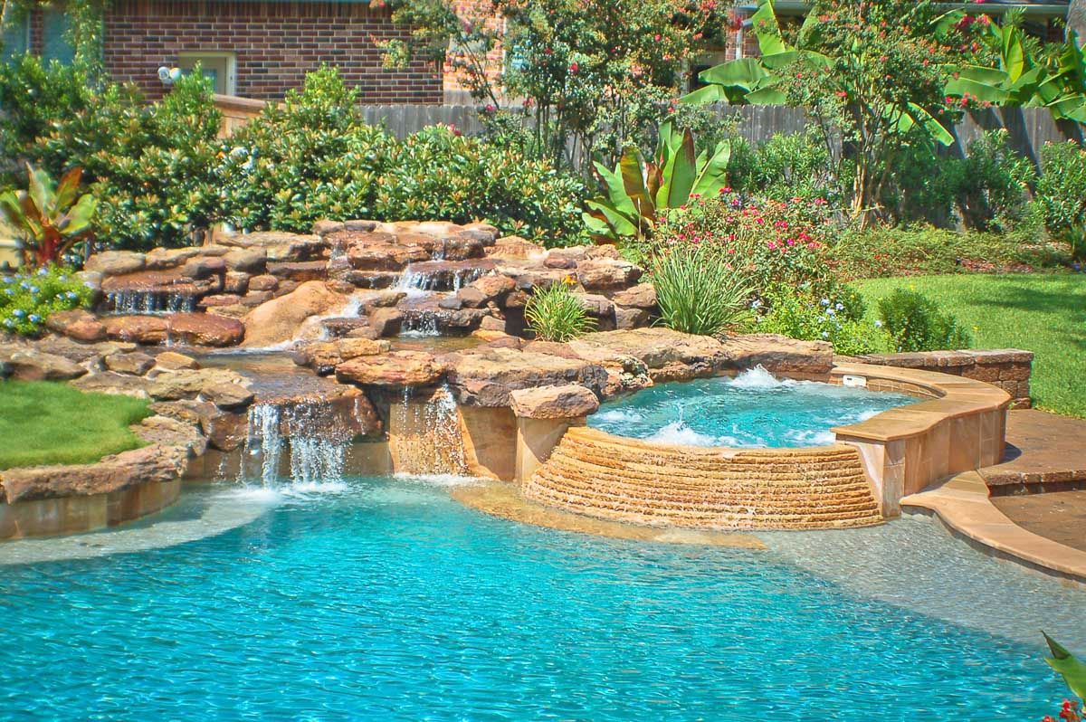 Pool Builders Spring, TX | Mirror Lake Designs