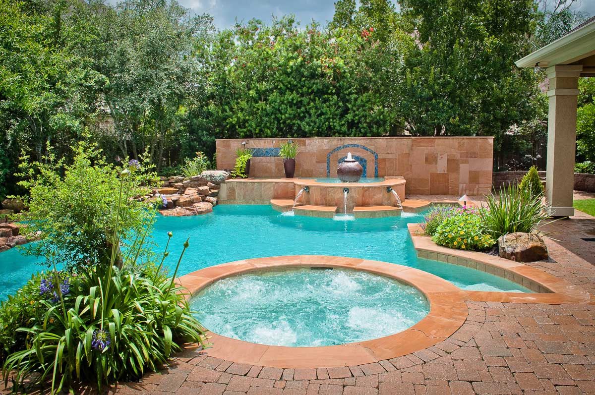 Pool Builders Spring, TX | Mirror Lake Designs