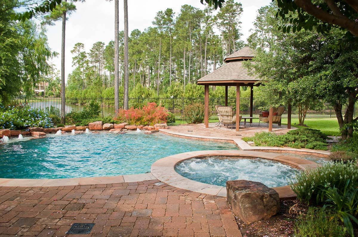 Pool Builders Spring, TX | Mirror Lake Designs