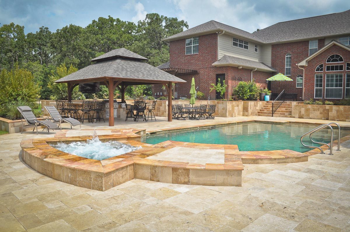 Pool Builders Spring, TX | Mirror Lake Designs
