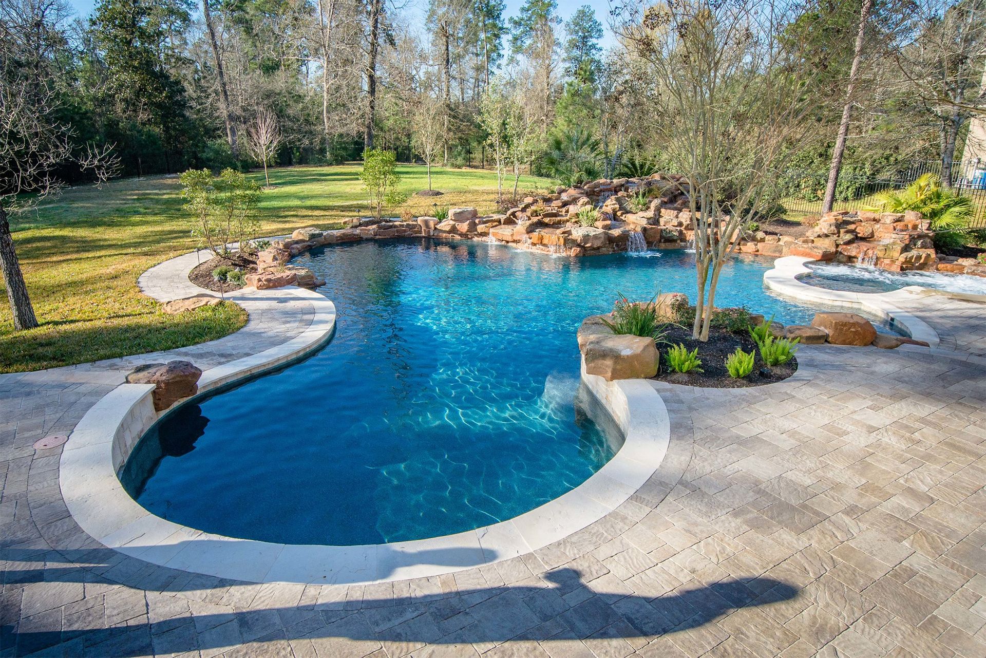 Pool Builders Spring, TX | Mirror Lake Designs