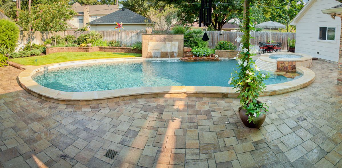 Pool Builders Spring, TX | Mirror Lake Designs