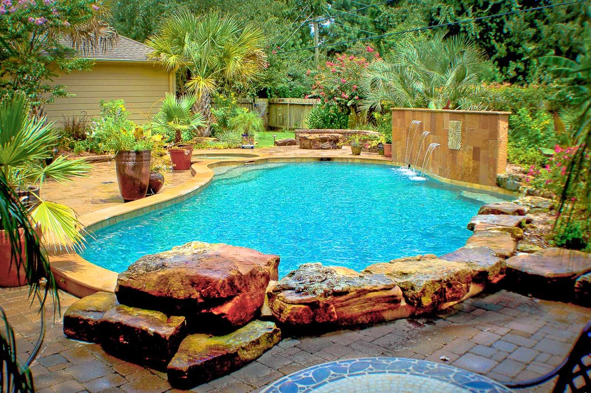Pool Builders Spring, TX | Mirror Lake Designs