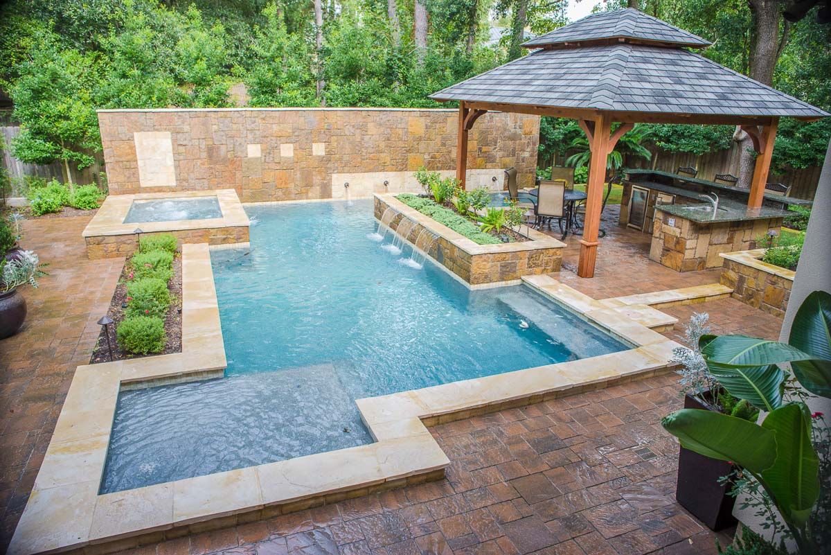 Pool Builders Spring, TX | Mirror Lake Designs
