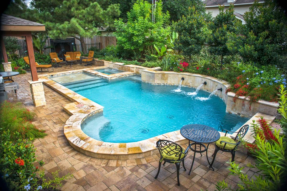 Pool Builders Spring, TX | Mirror Lake Designs