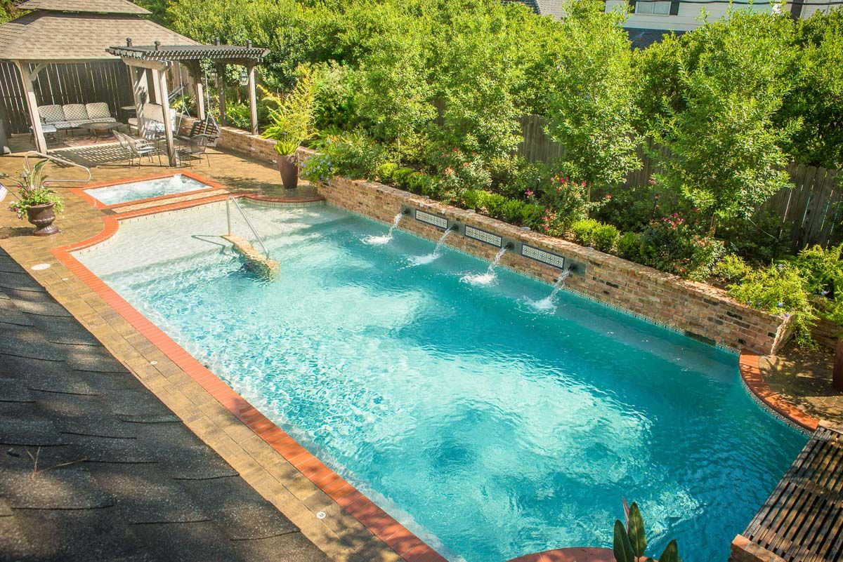 Pool Builders Spring, TX | Mirror Lake Designs