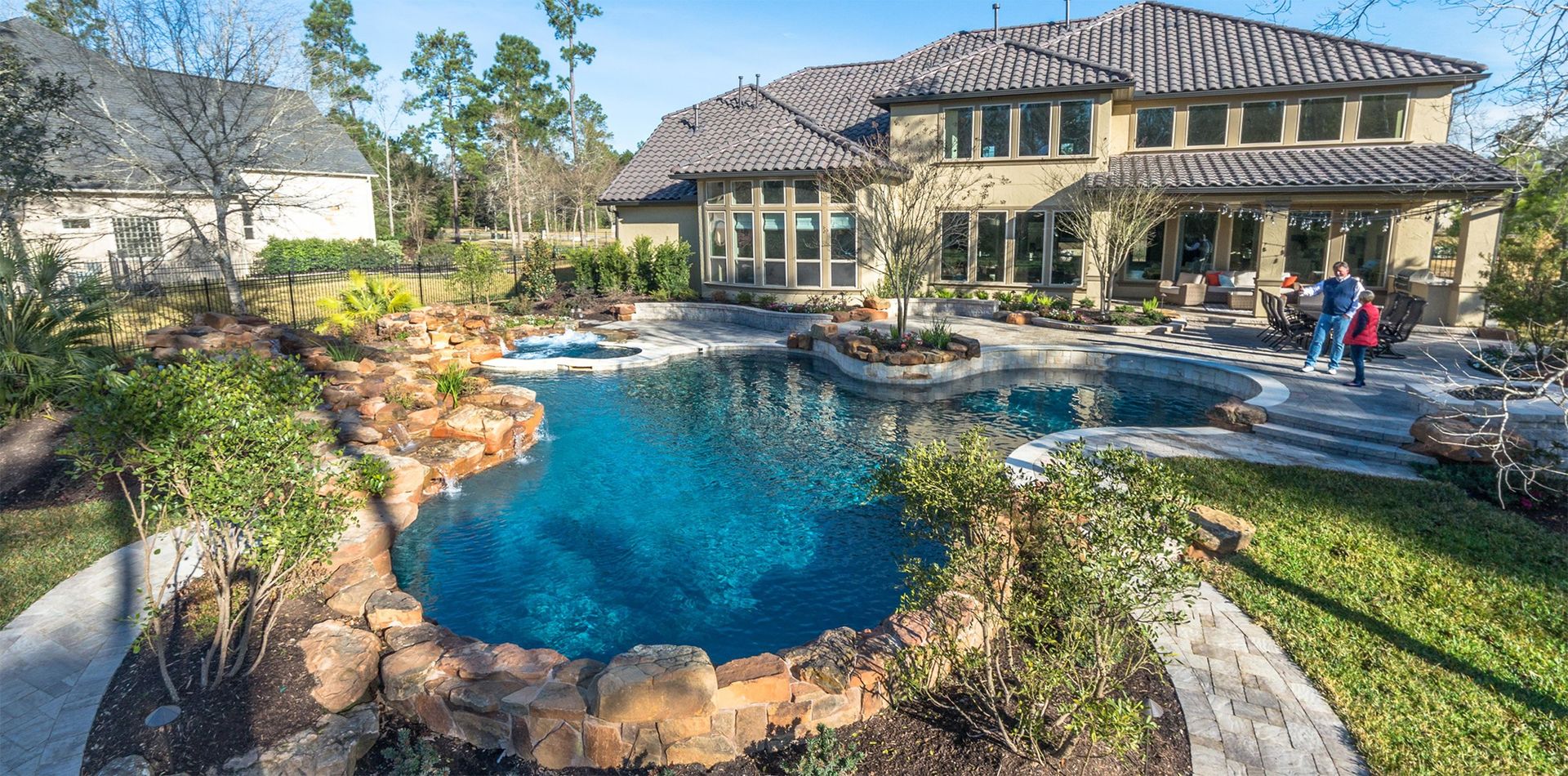 Pool Builders Spring, TX | Mirror Lake Designs