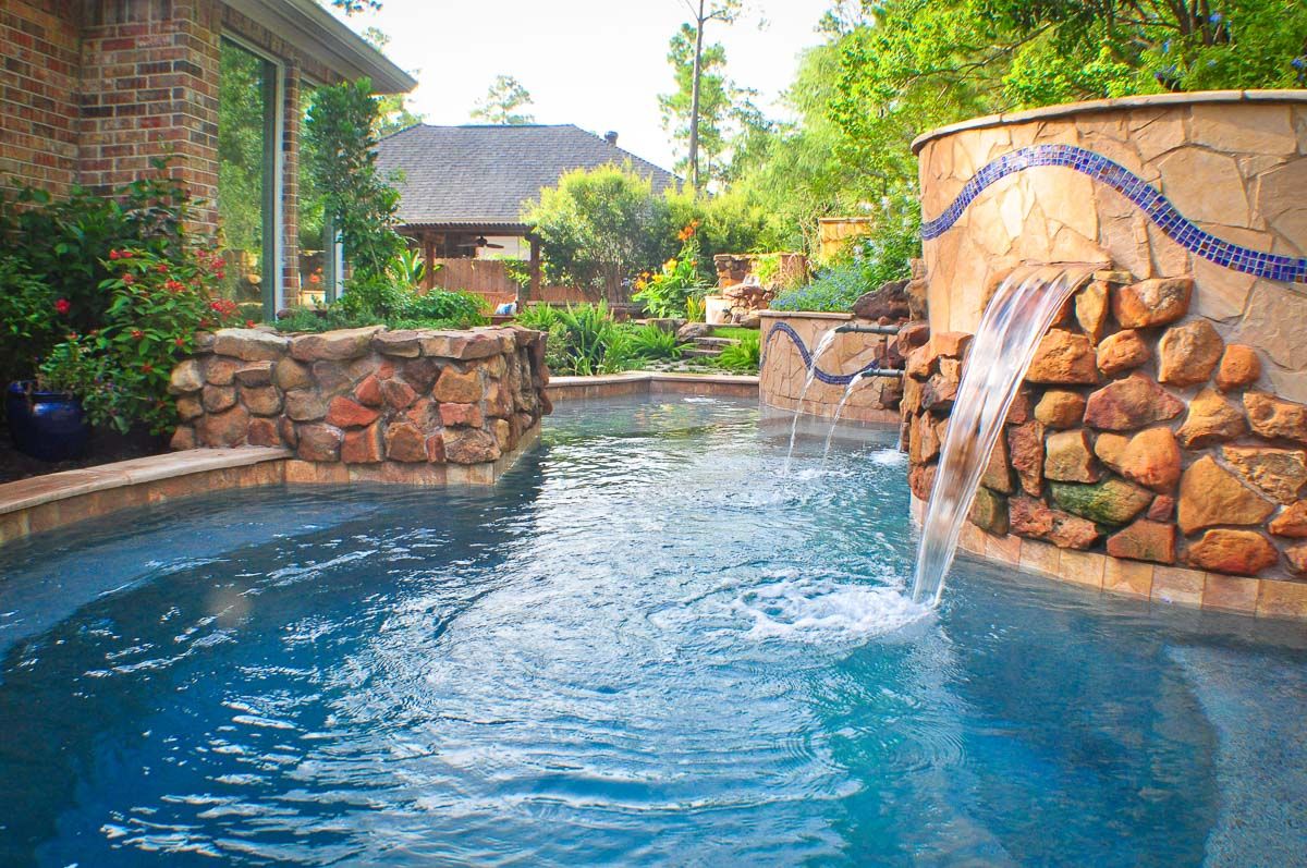 Pool Builders Spring, TX | Mirror Lake Designs