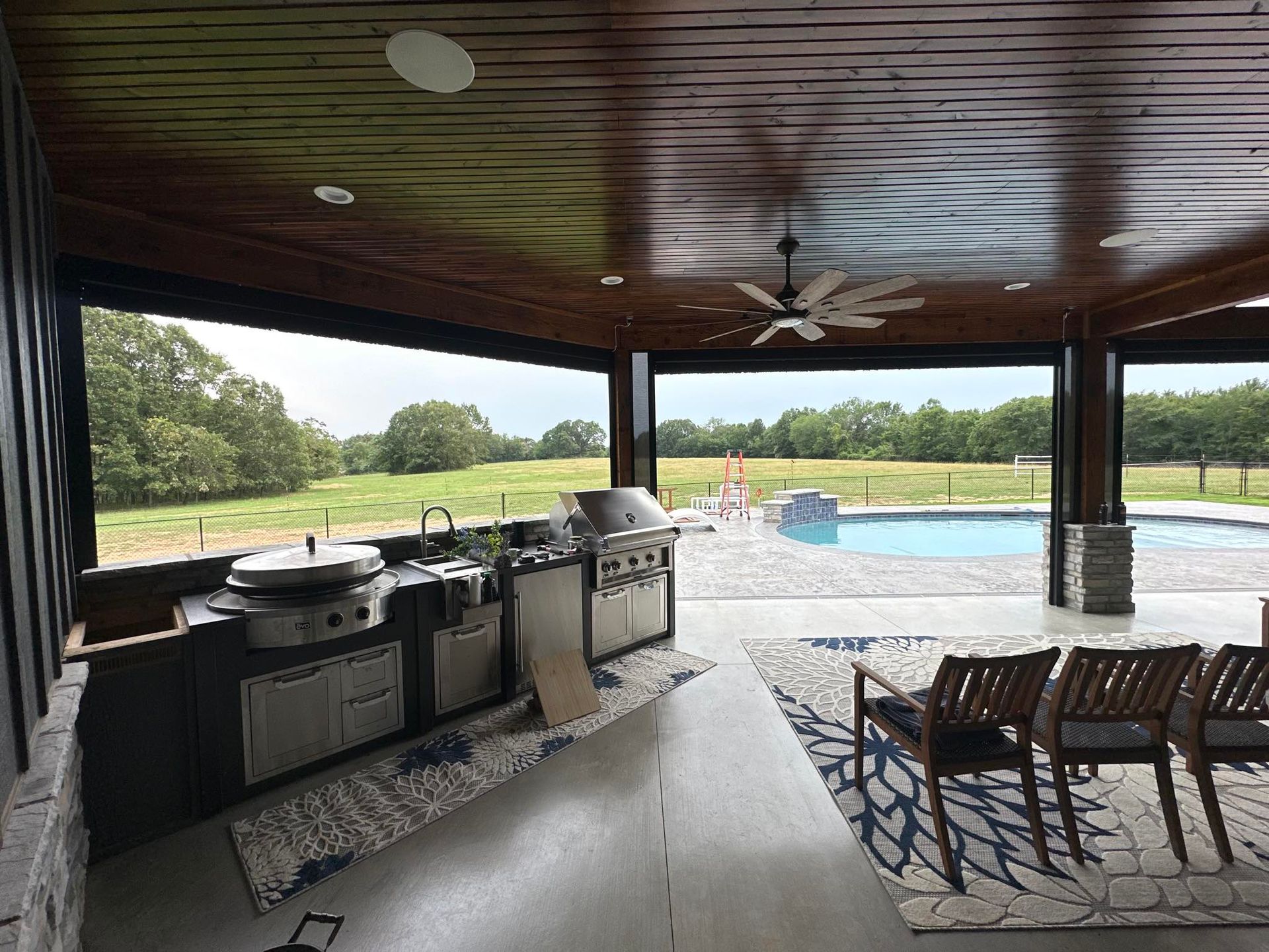 Retractable Screens Edmond, OK | Outback Concepts