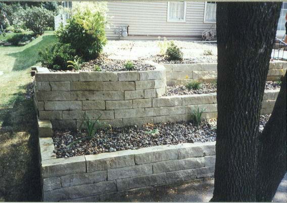Limestone Walls | New York Blue Flagstone | Des Moines, IA