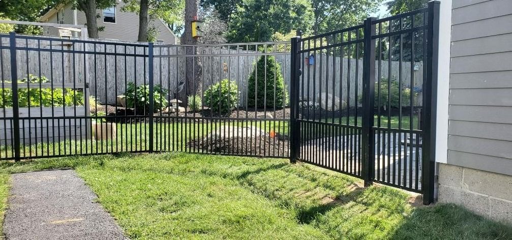 Custom Fence Hamilton, MA | Boston Fence & Vinyl