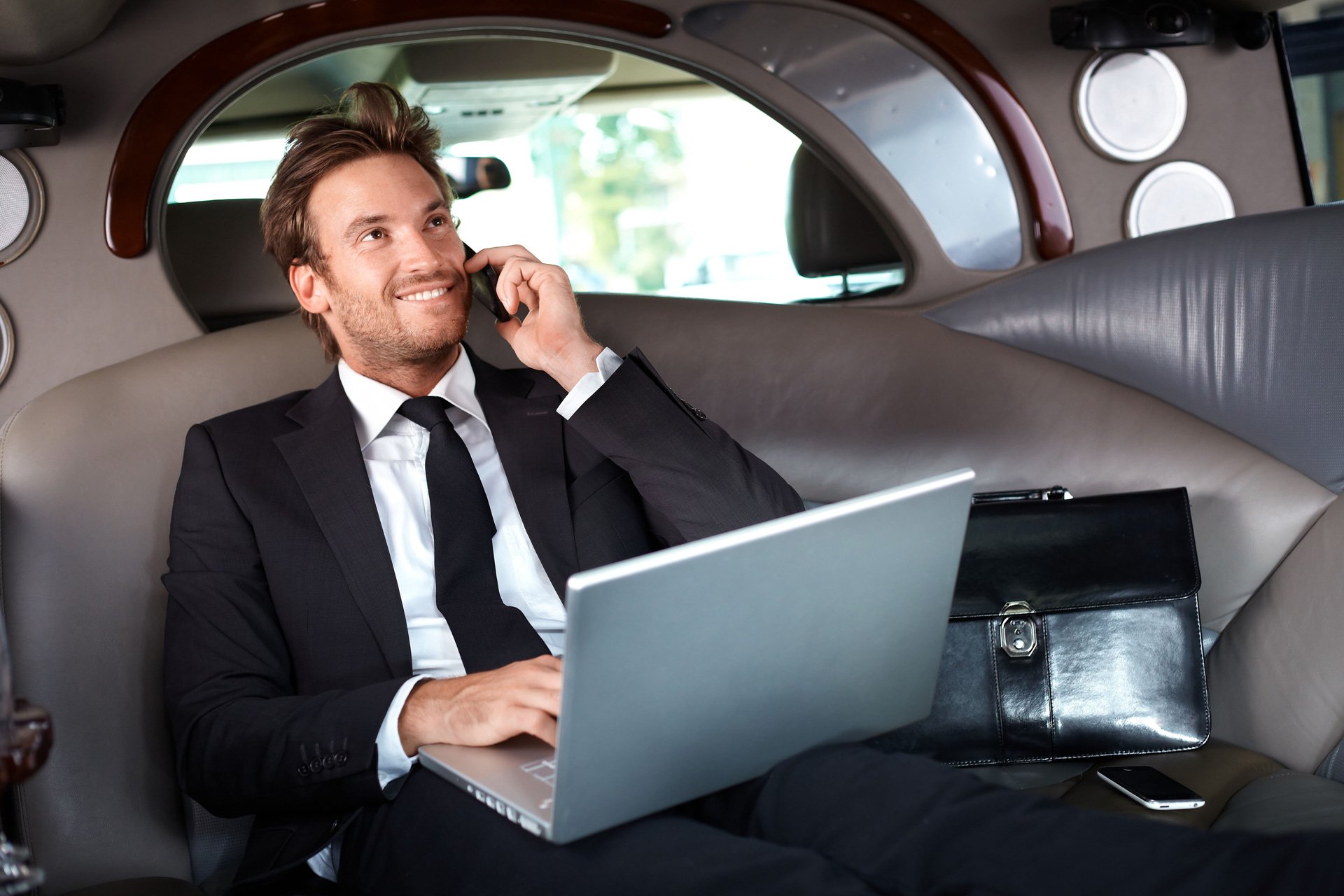 Limo Rental | Limos | Night Out Limousine | Appleton WI | Green Bay
