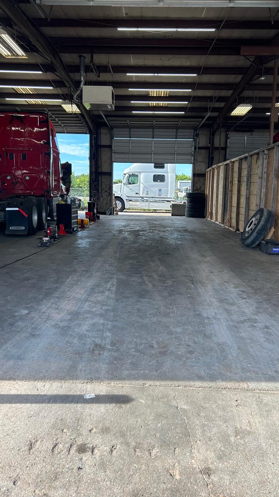 A & J Truck and Trailers Repairs Images | Balch Springs