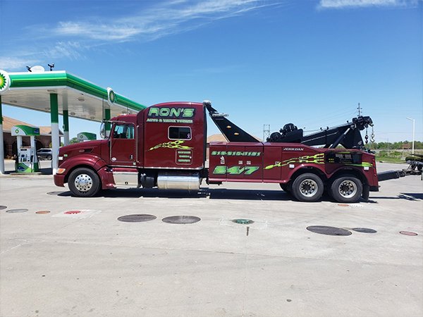 Ron's Auto and Truck Towing | RV Towing | Lees Summit, MO