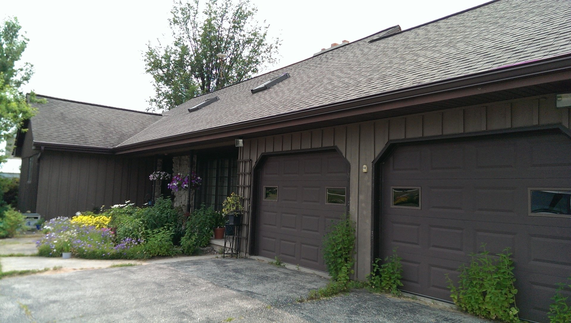 Royal Brown Gutter, Downspout, and Leaf-X