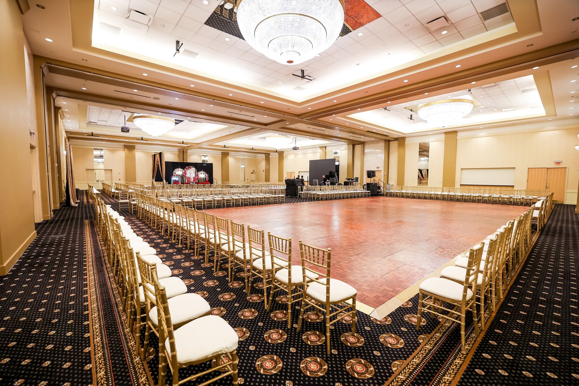 Photo Gallery | La Centre Conference & Banquet Facility