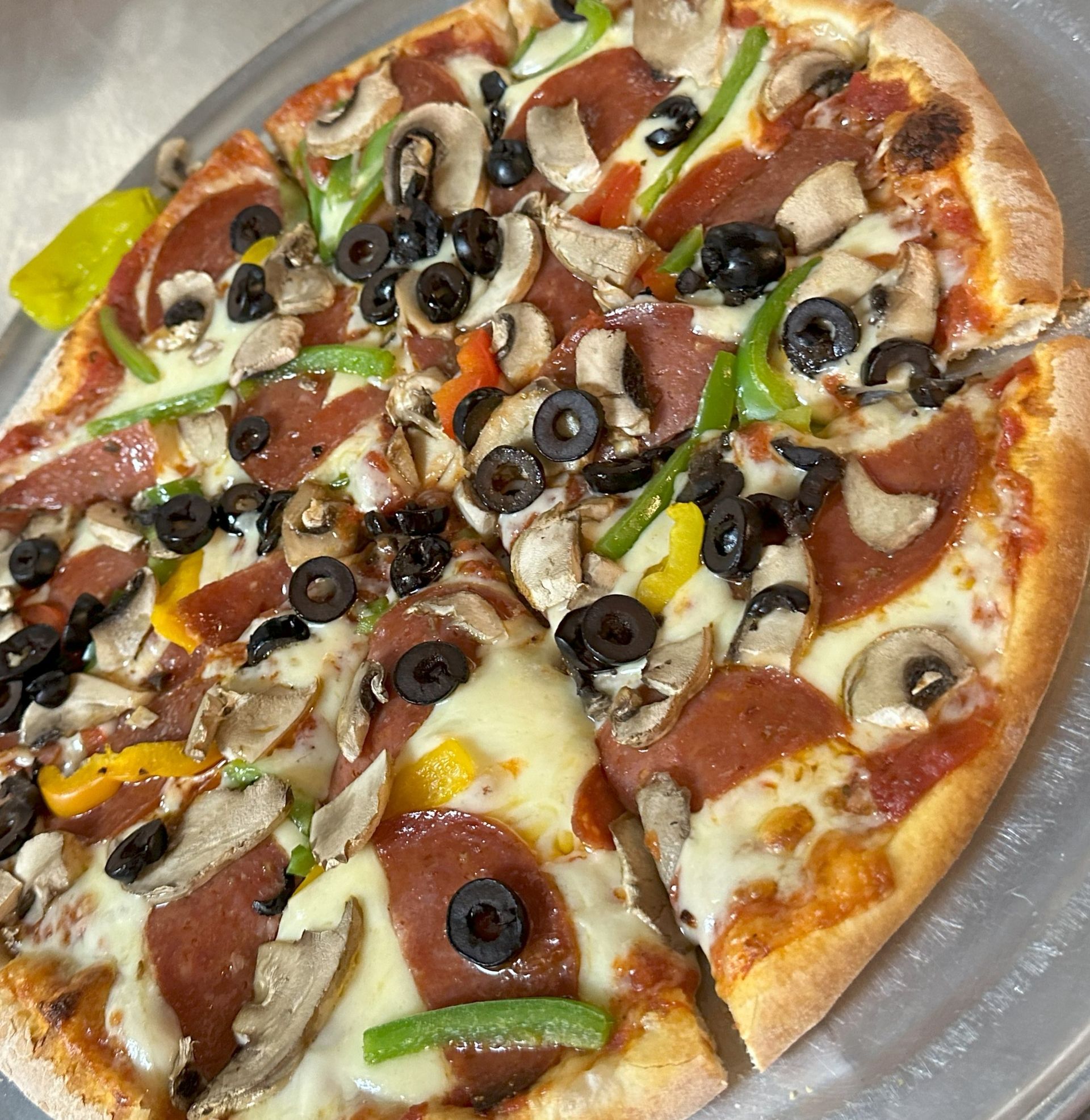 Pizza Gallery | Southside Pizza & Pub | Columbia, MO