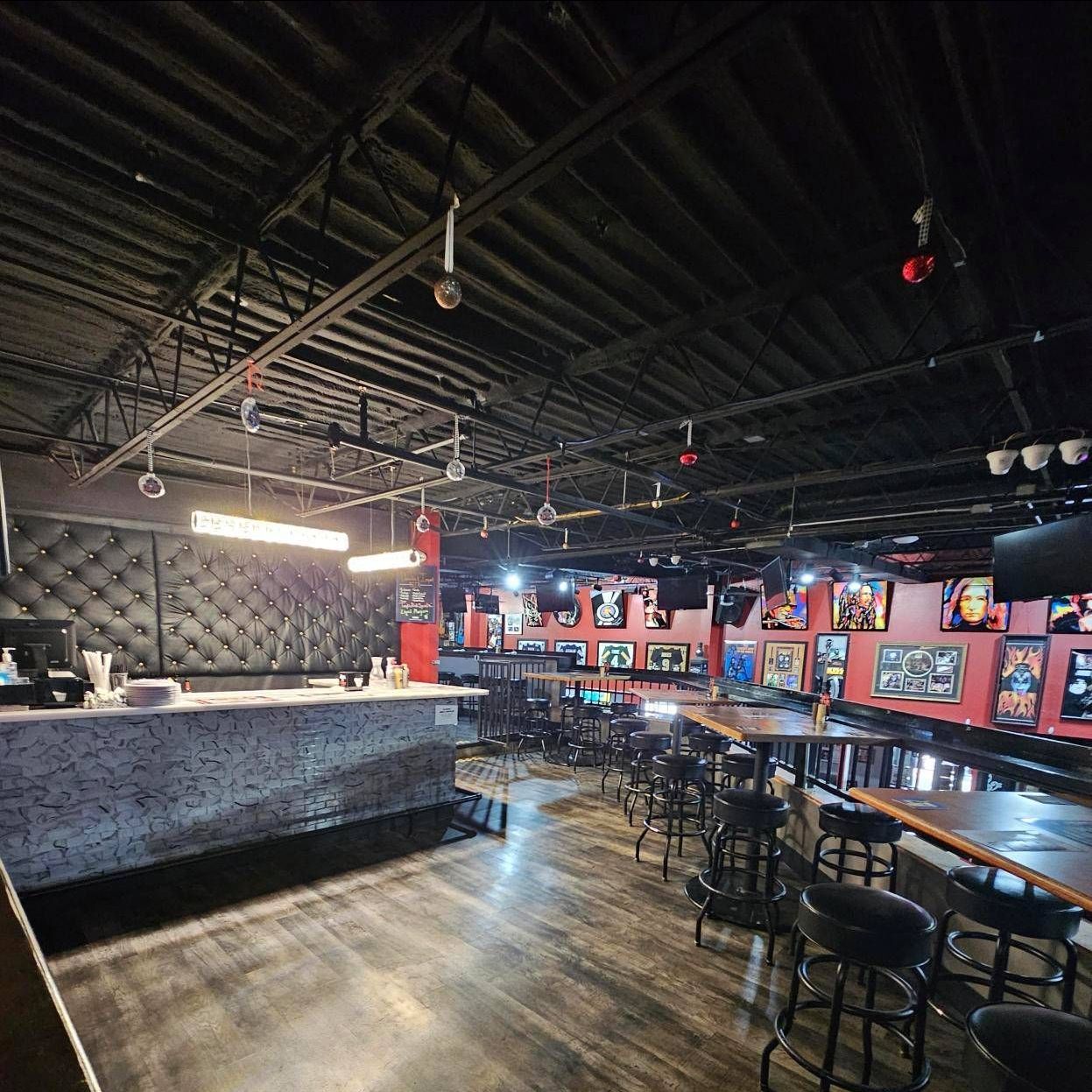 Vegas Lounge | Legends Pubhouse & Venue