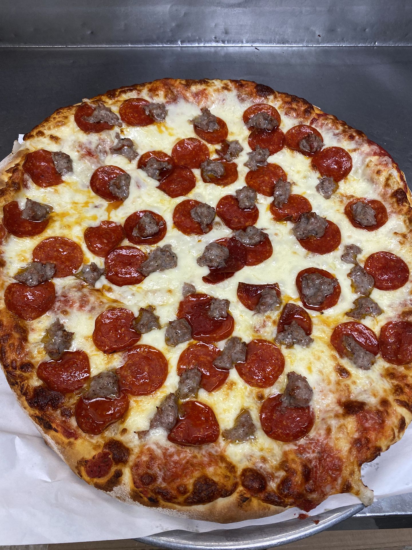 Pizza Place Albert Lea, MN | Jake's Pizza