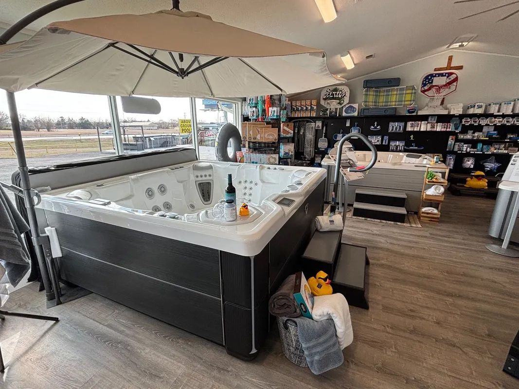 Pool Services | Holliday Pools | Whitesboro, TX