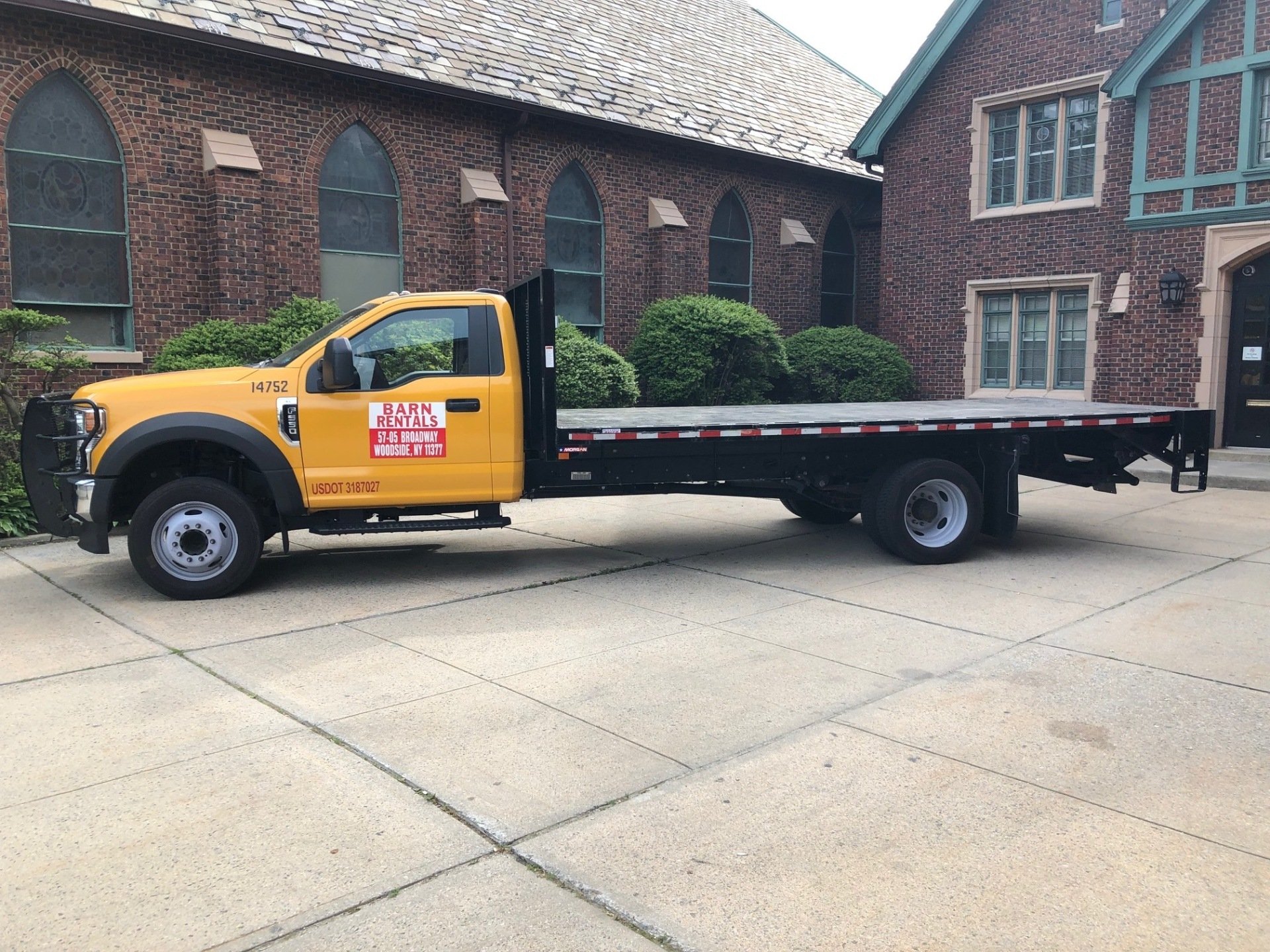 Truck Rentals | Moving and Commercial Trucks | Woodside, NY