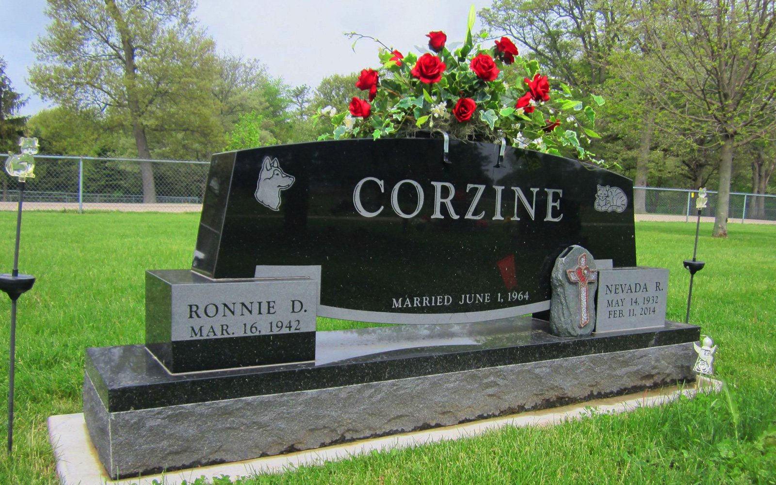 Memorials and Monument Services | Mastercraft Memorials | Metamora, IL