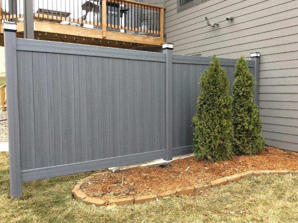 Vinyl Fencing Contractors Waukee, IA | Central Iowa Fencing