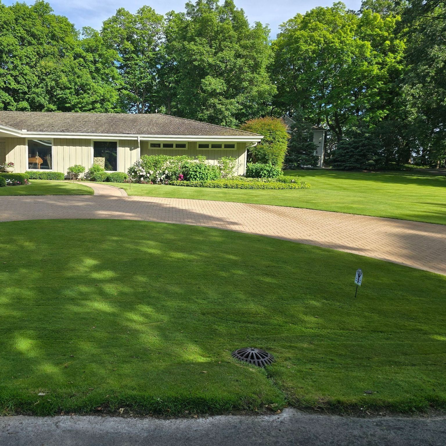 Showcase Lawn Care | Lawn Care Services | Twin Cities Metro Area