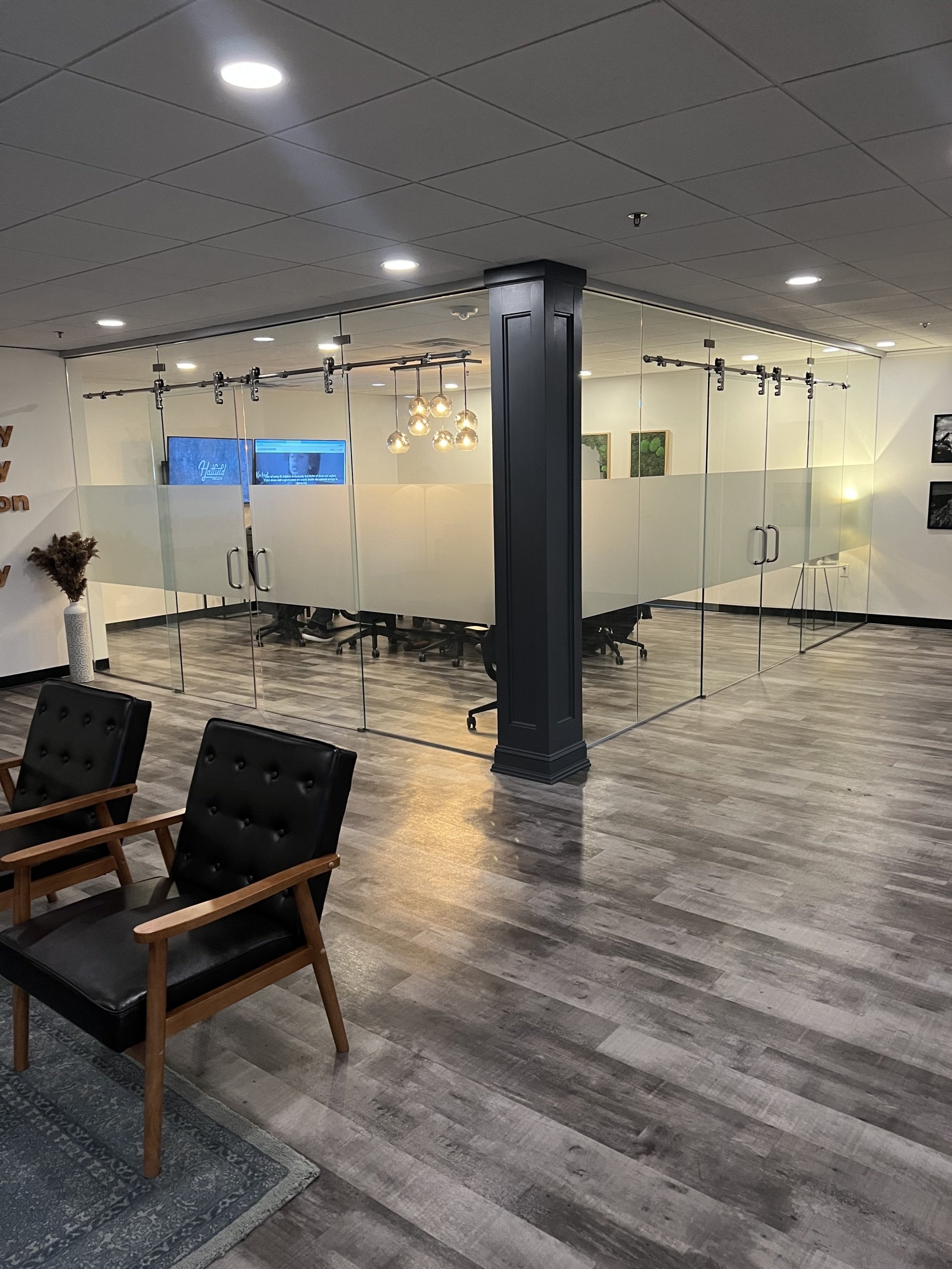 Custom Glass | Louisville Glass Experts | Louisville, KY