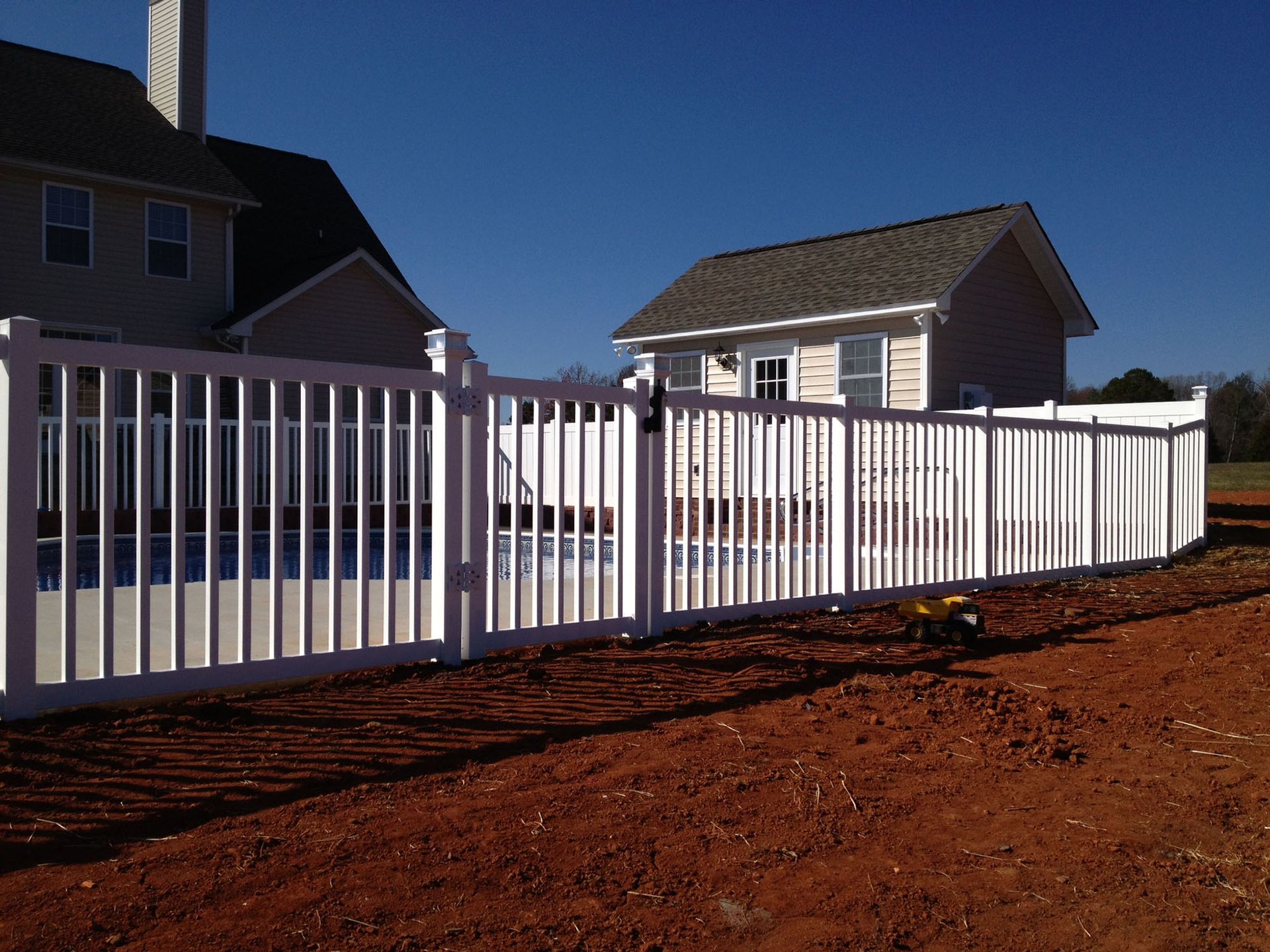Vinyl Fence Company Winston Salem | Charlotte | Crown Fence