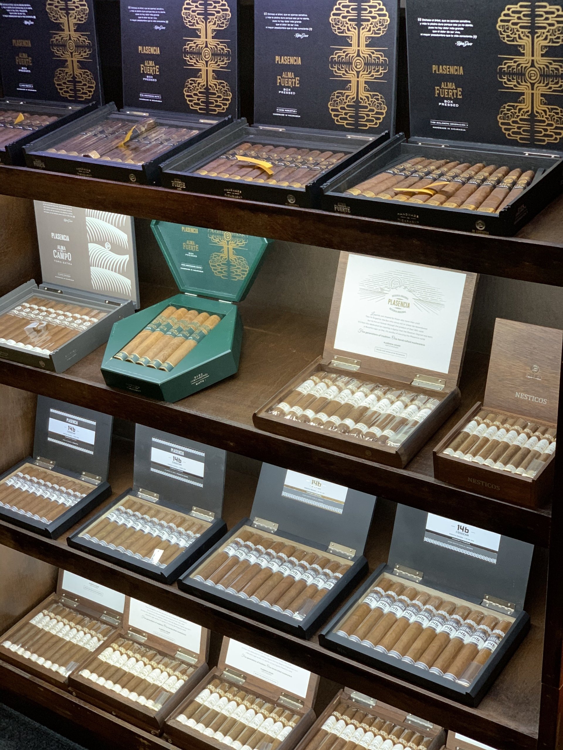 Premium Cigars | Cigar Bundles | Quincy, MA