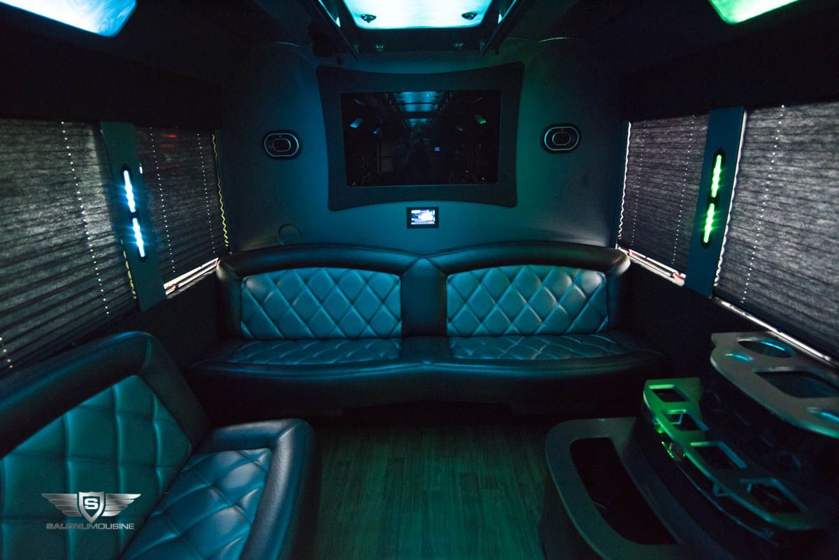 Limo and Party Bus Service Newport, RI | New Bedford, MA