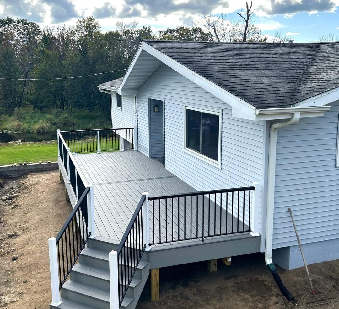 Composite Deck Builder Milwaukee, WI | Appleton, WI