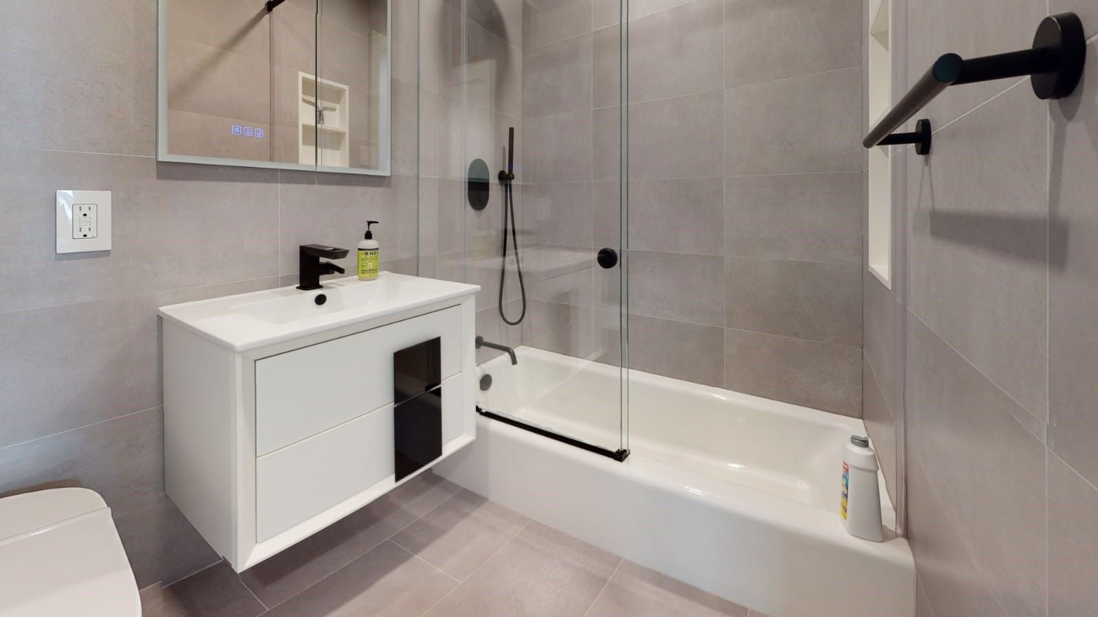 Gallery | Splash Works Bath and Kitchen Gallery