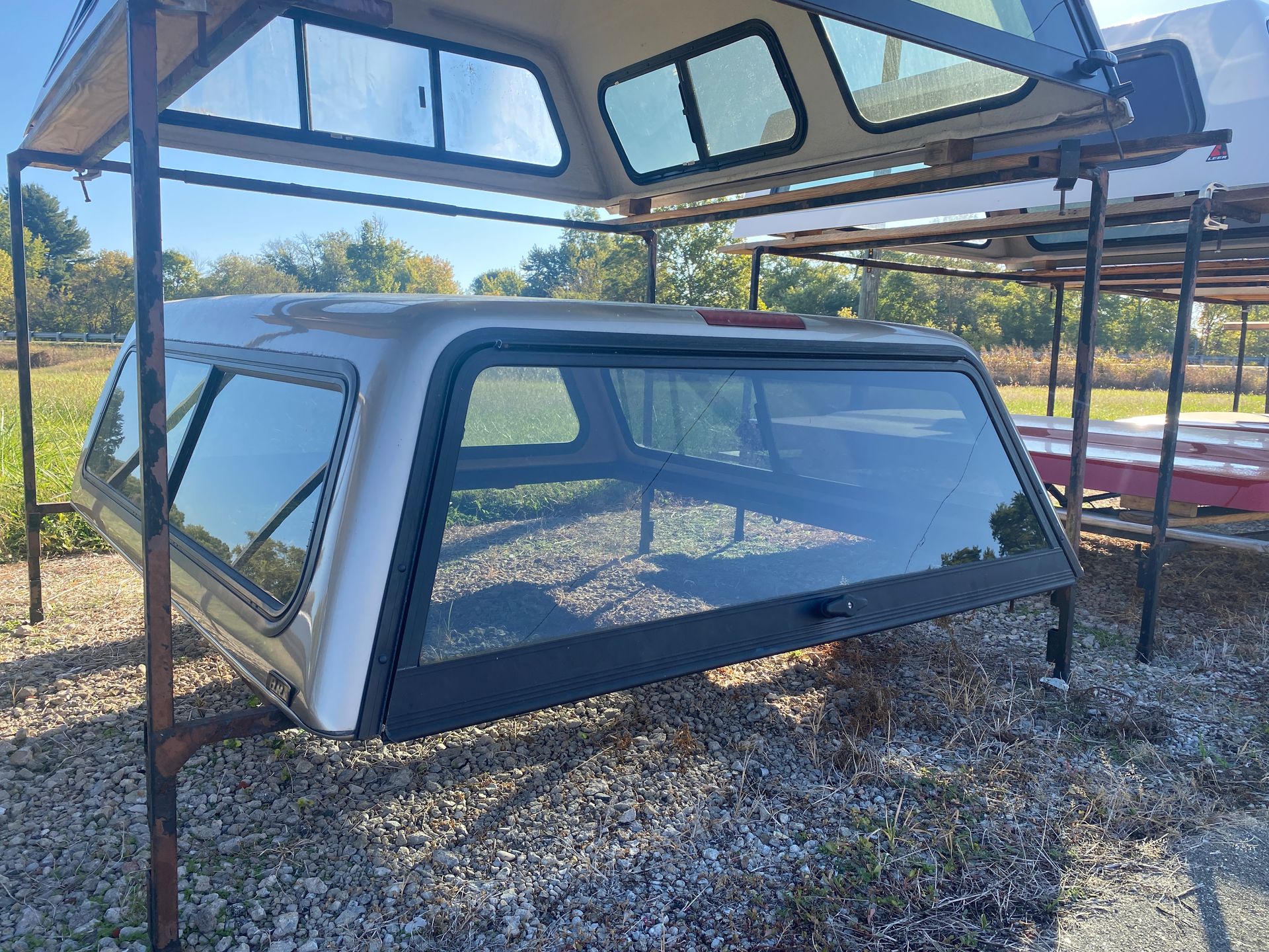 Used Camper Shells | Vincennes Truck Supply | Vincennes, IN