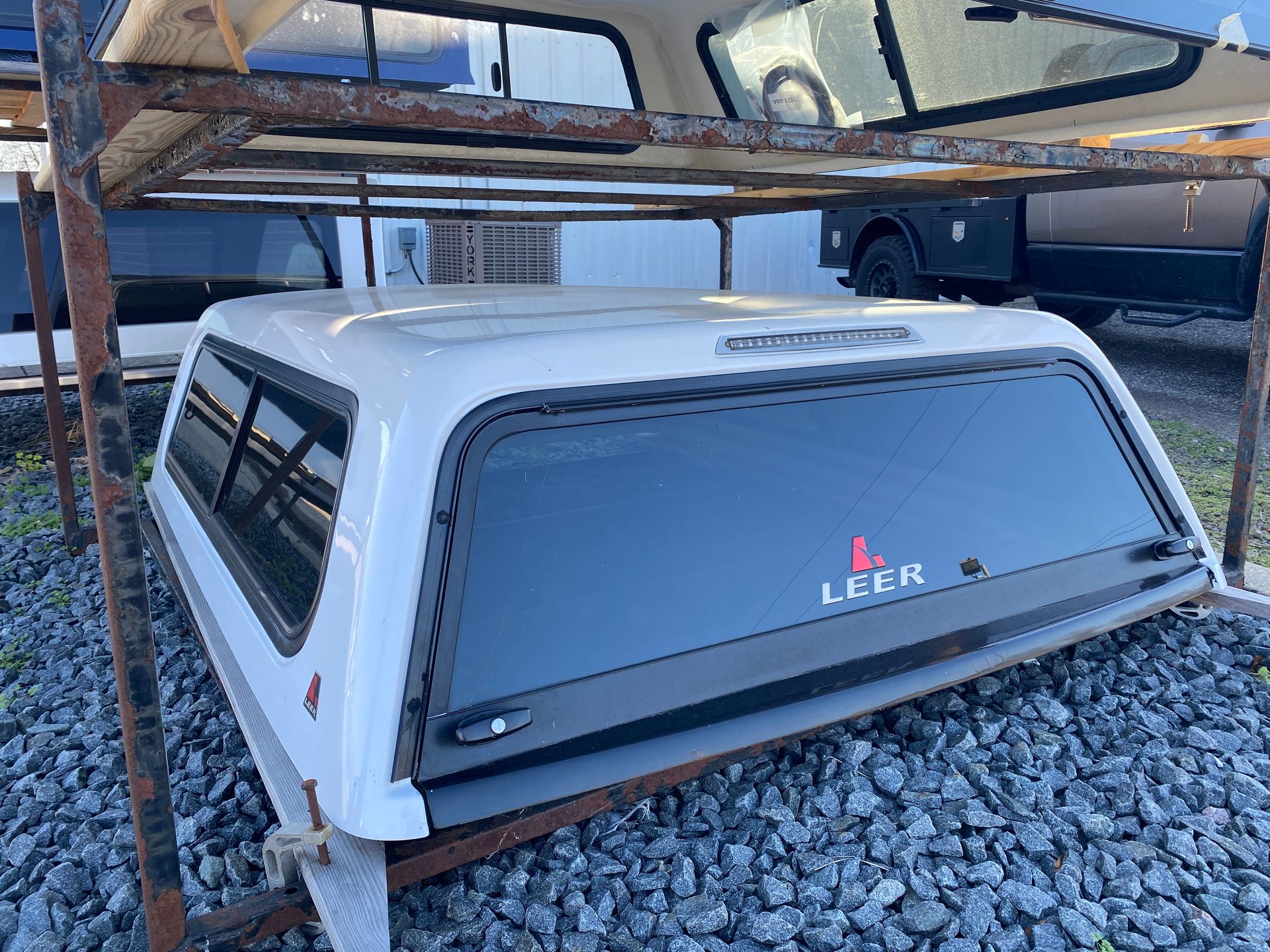Used Camper Shells | Vincennes Truck Supply | Vincennes, IN