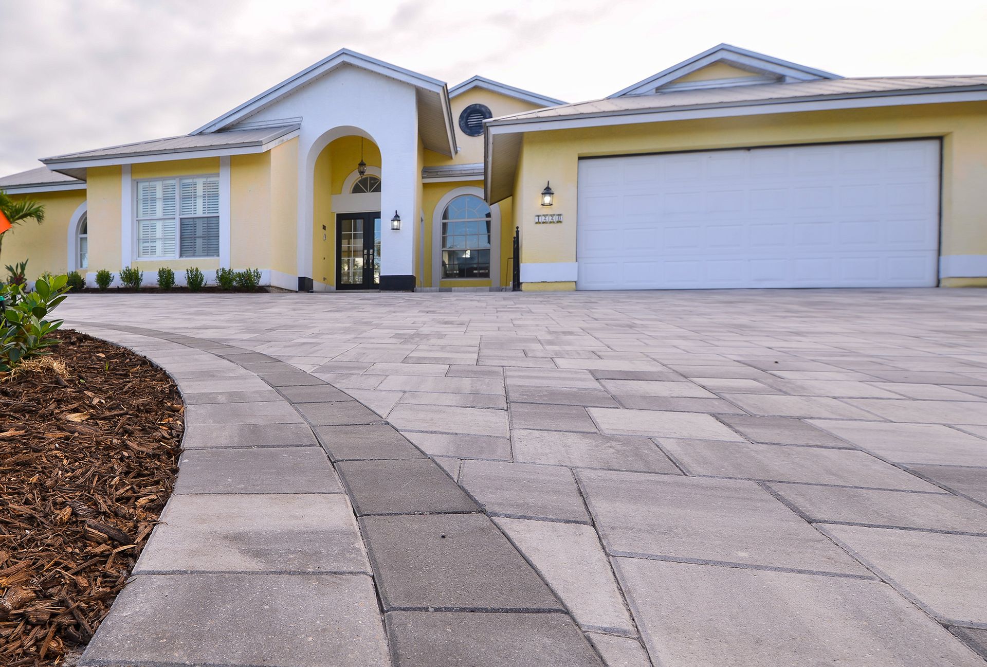 Paver Driveway Venice, FL | Luxurious Pavers