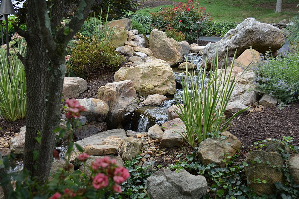 Landscaping Gallery | Varsity Landscaping & Grounds, LLC