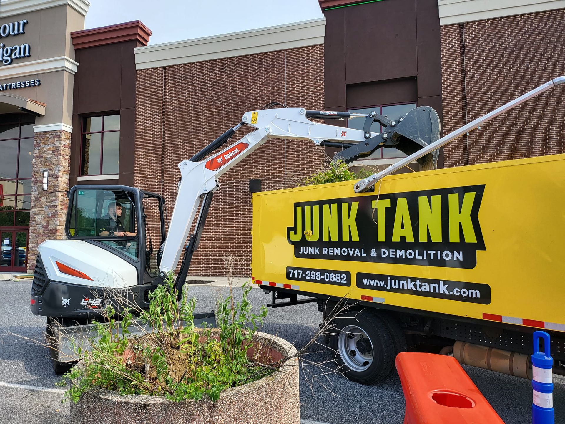 Dumpster Rental Harrisburg, PA | Hershey, PA | Junk Tank