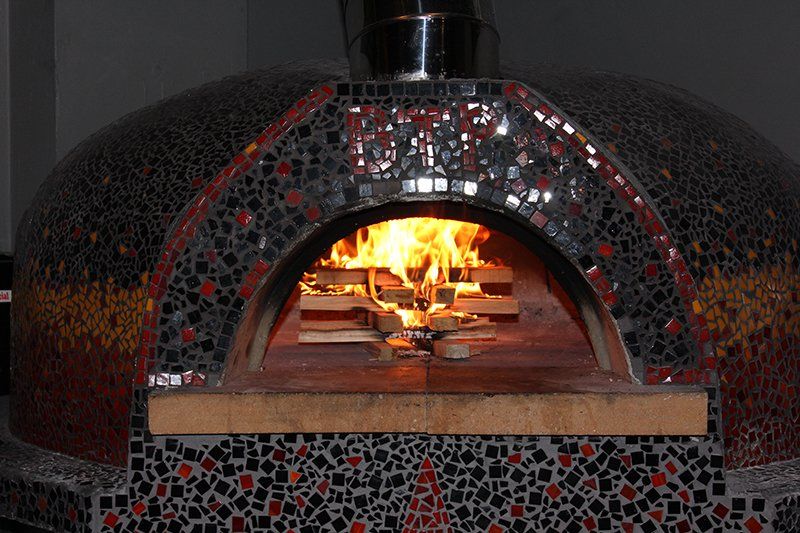 Broken Tree Pizza Gallery | Neenah, WI