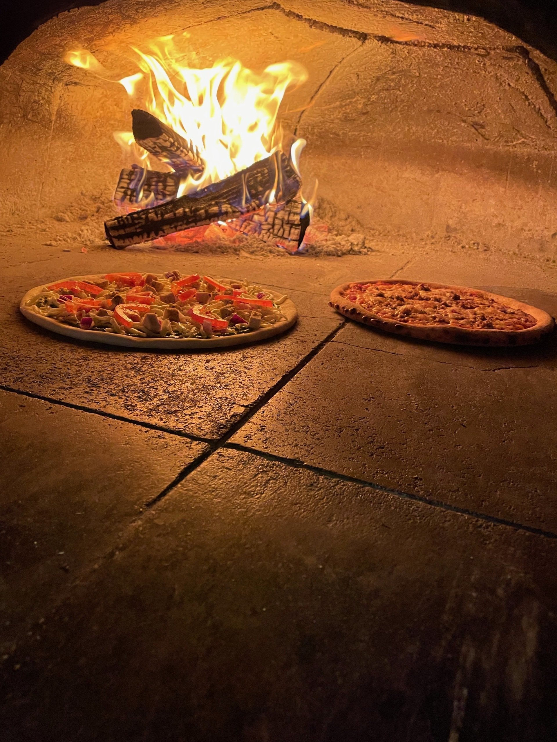 Broken Tree Pizza | Restaurant | Neenah, WI