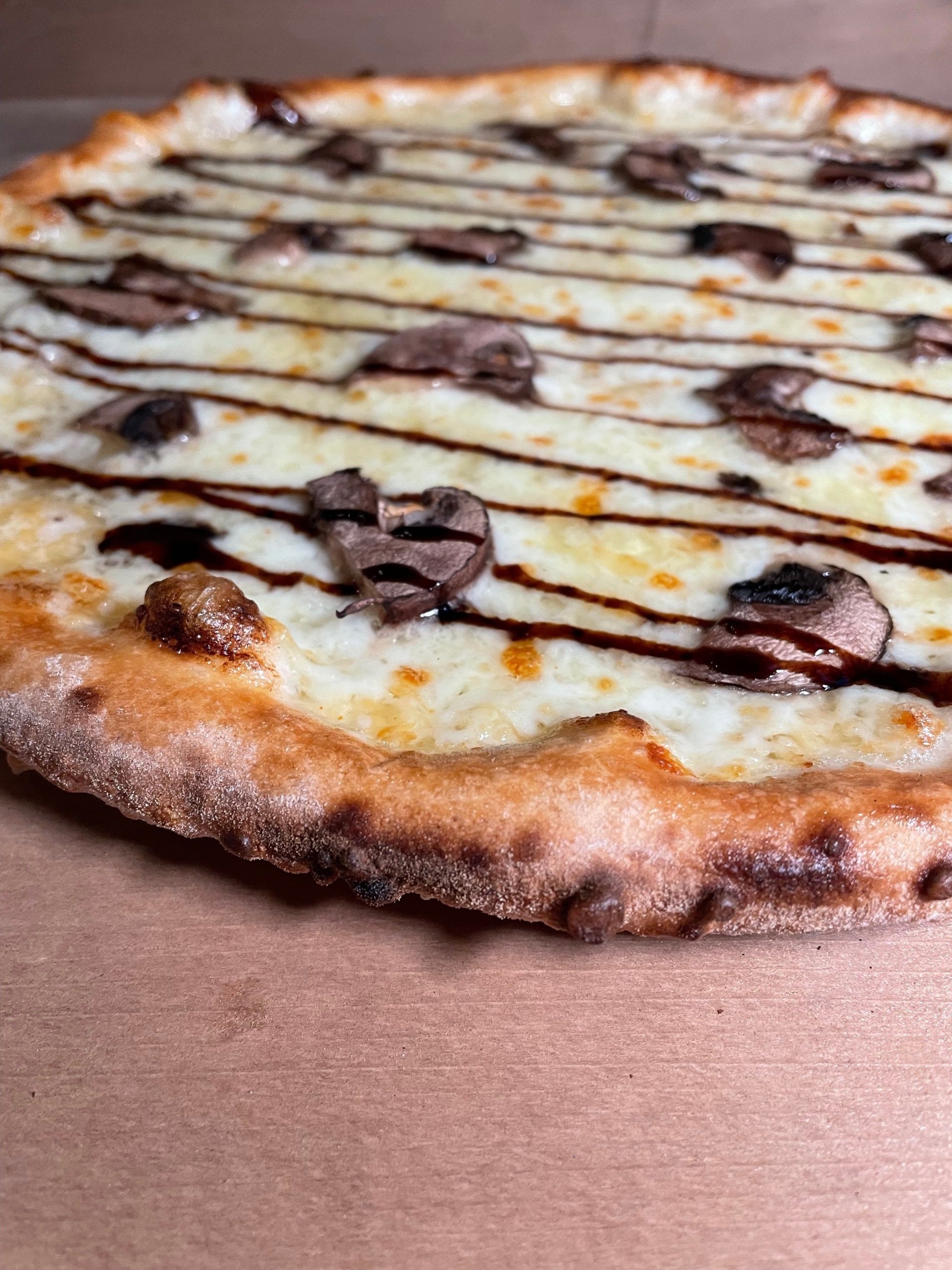 Broken Tree Pizza Gallery | Neenah, WI